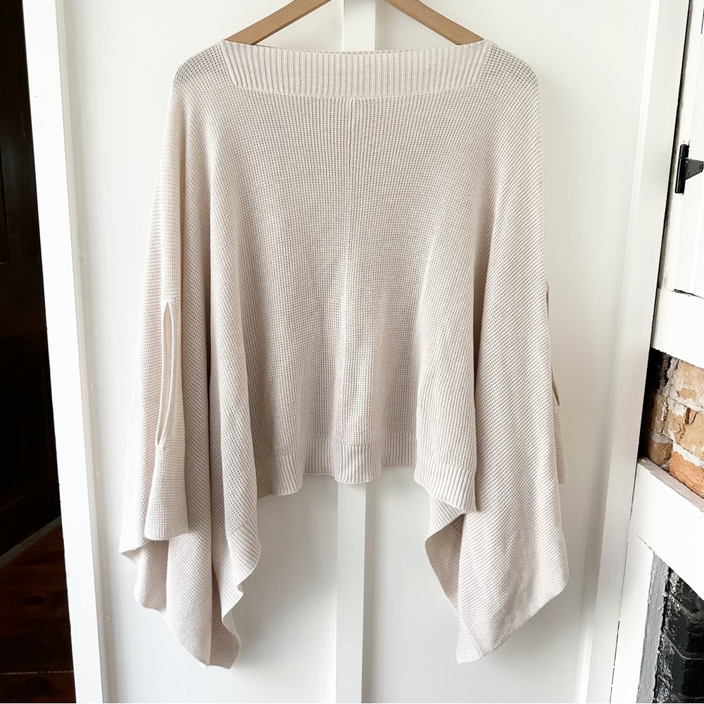 Lululemon Cream Forward Flow Cape - Gem